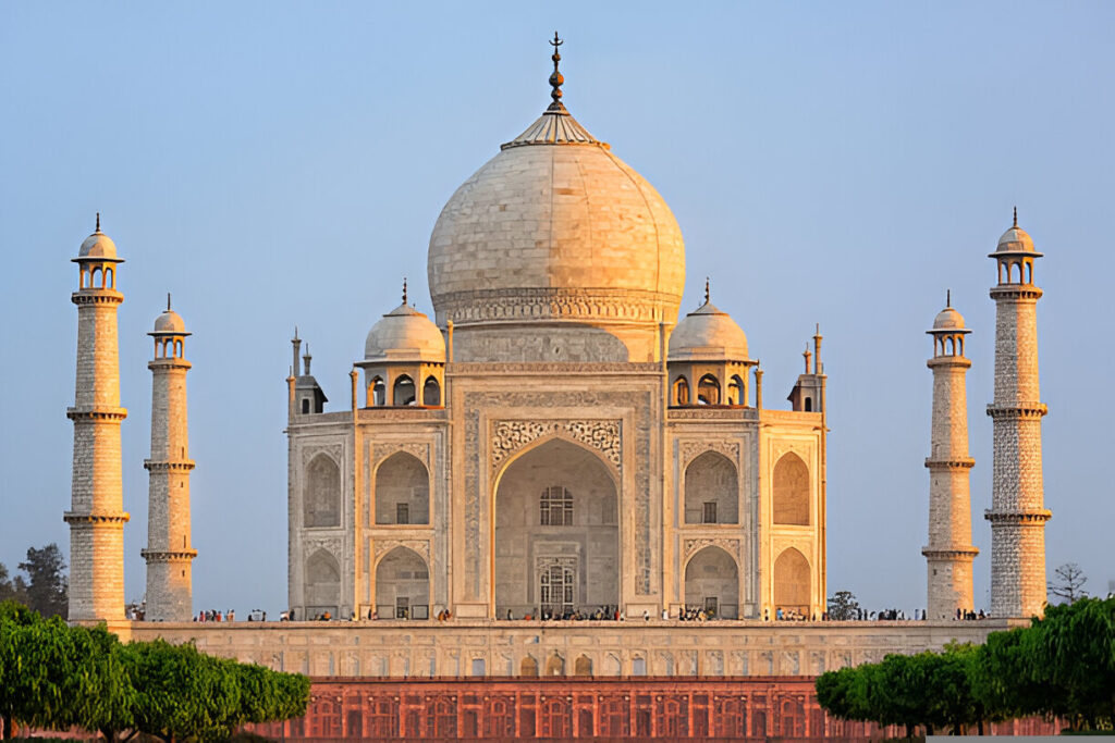 The Changing Colours Of The Taj Mahal - Sublime Taj